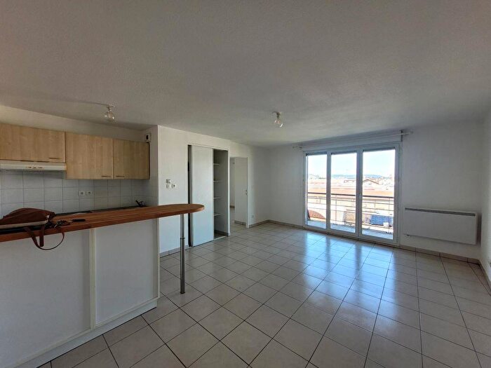 Appartement à louer - Montferrand, Clermont-Ferrand - 2 pièces - 1 chambre