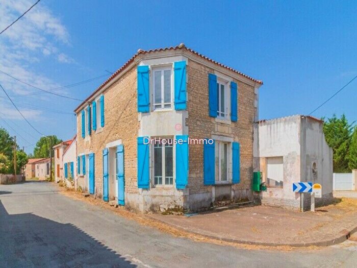 Maison 6 pièces à Nalliers, à vendre