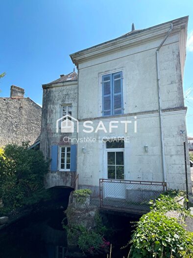 Maison à vendre - Saint-Jean-dAngély - 5 pièces - 3 chambres