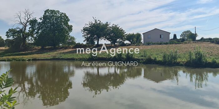Maison 8 pièces à vendre à Courlay