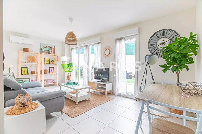 Appartement à louer - Marseille e , Les Trois Lucs - 2 pièces - 1 chambre
