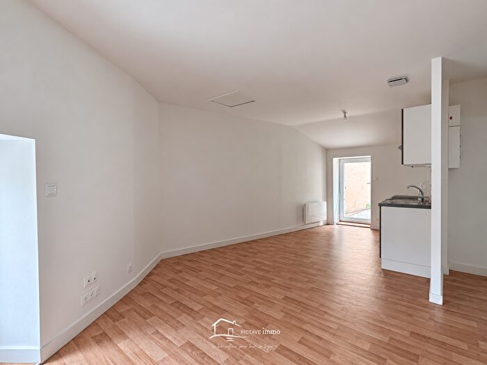 Appartement 3 pièces à louer à Lusignan