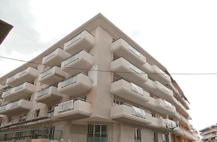 Appartement à louer - Saint-Laurent-du-Var, Centre-ville, Rascas, Notre-Dame, Condamines - 3 pièces - 2 chambres