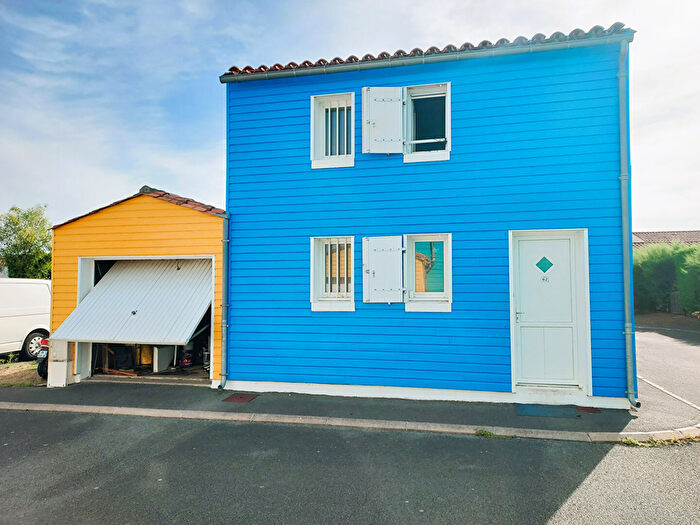 Le Château-d'Oléron : Maison 2 pièces à vendre