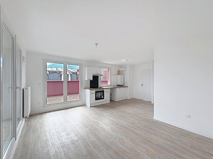 Appartement 3 pièces à louer à Cheminots-Acacias-Faubourg de Lille, Valenciennes