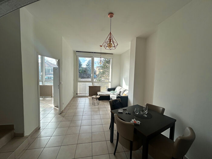 Appartement à vendre - Bron, Les Essarts - 2 pièces - 1 chambre