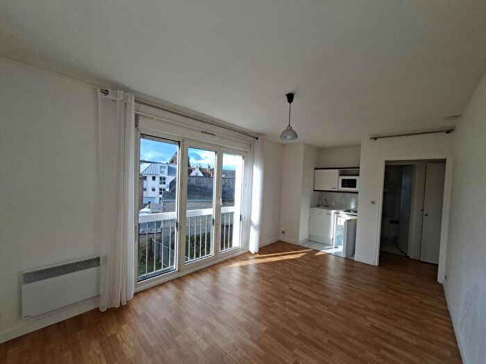 Appartement à louer - Quartiers Nord-Est, Jeanne dArc - 1 pièce