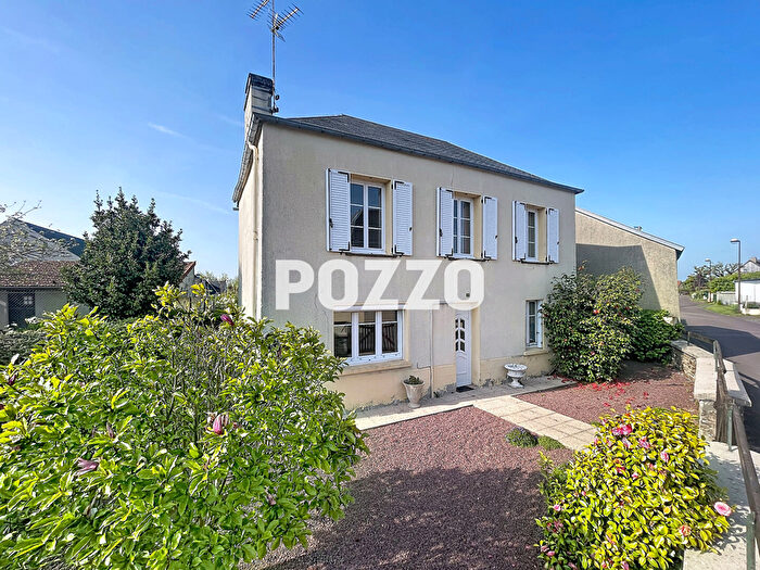 Saint-Clair-sur-l'Elle : Maison 5 pièces à vendre