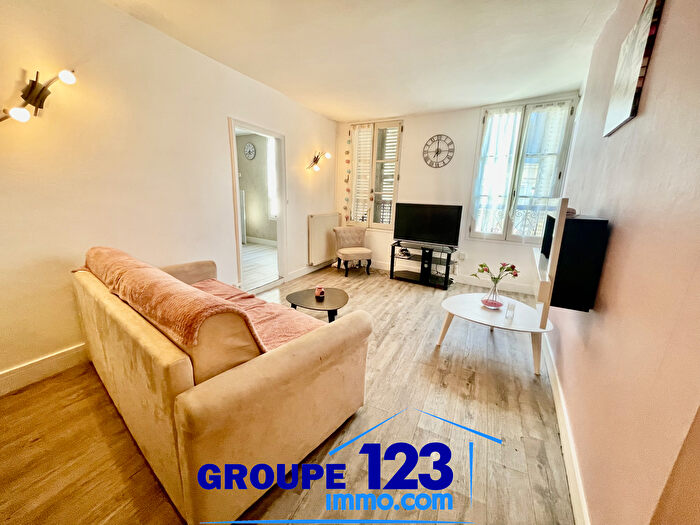 Appartement à louer - Auxerre, Centre-ville - 3 pièces - 2 chambres