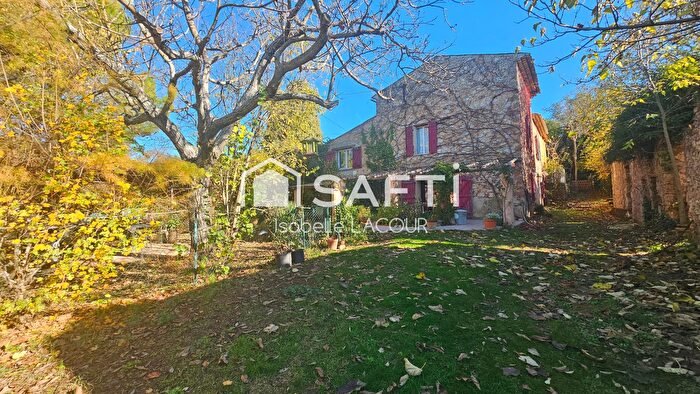 Maison à vendre - Villecroze - 9 pièces - 5 chambres