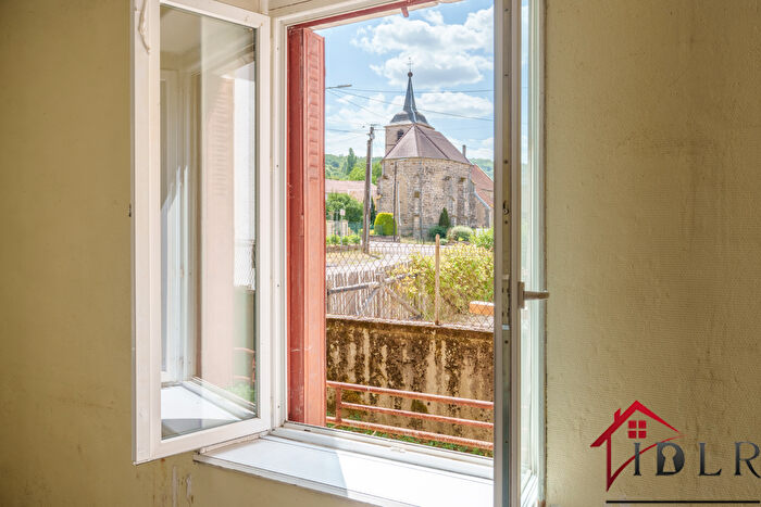 Maison 4 pièces à Neuvelle-lès-Voisey, à vendre