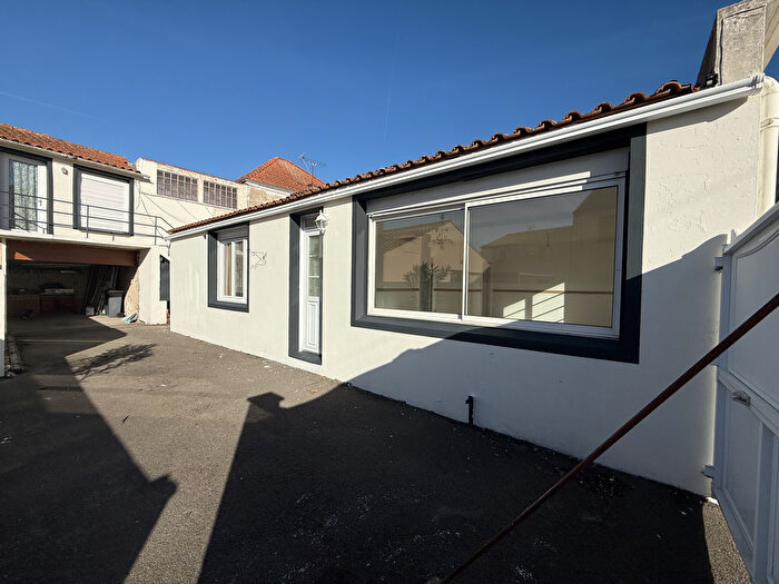 Maison à vendre - Beauvoir-sur-Mer - 5 pièces - 3 chambres