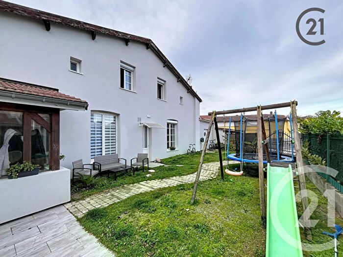 Maison à vendre - La Chaussée-sur-Marne - 5 pièces - 3 chambres