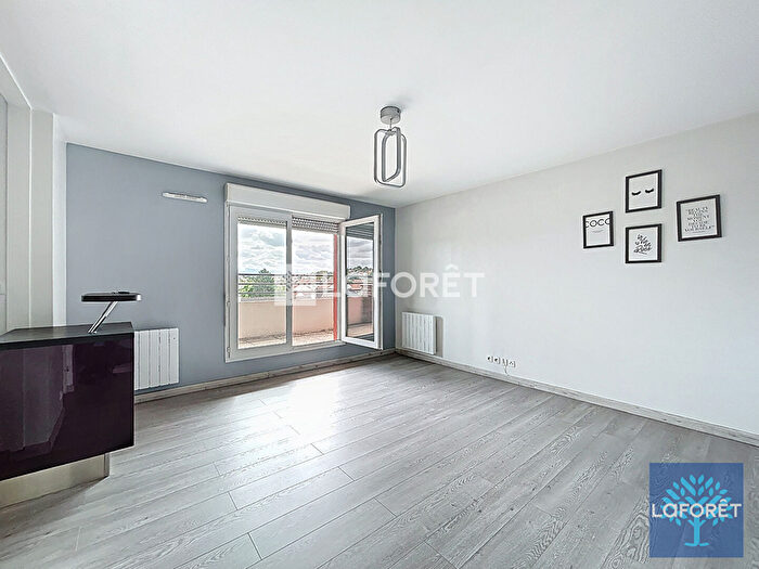 Appartement à louer - Vigneux-sur-Seine, Le Lac - 3 pièces - 2 chambres