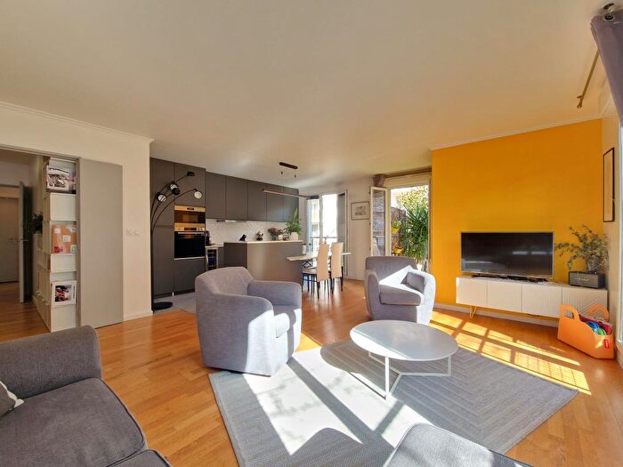 Appartement à vendre - Asnières-sur-Seine, Centre-ville - 4 pièces - 3 chambres