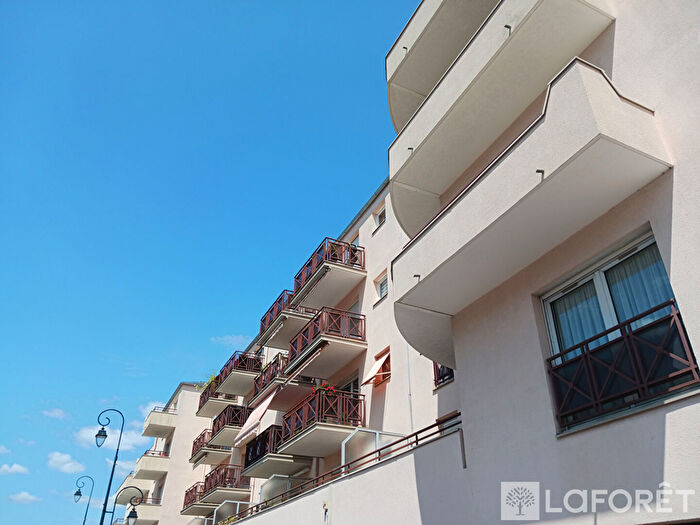 Le Plessis-Trévise, Centre-ville, Orly Parc : Appartement 3 pièces à vendre