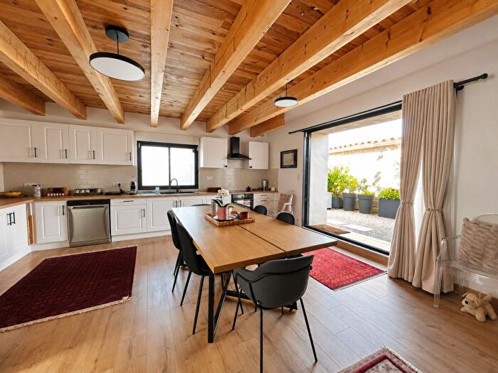 Maison 4 pièces à Courçon, à vendre