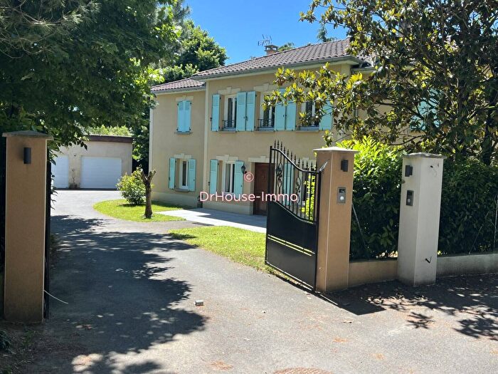 Maison 6 pièces à louer à Saint-Cyr-au-Mont-dOr