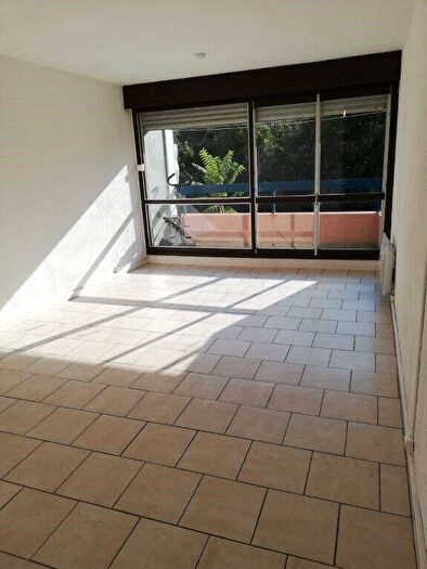 Appartement à louer - La Gazelle, Nîmes - 1 pièce