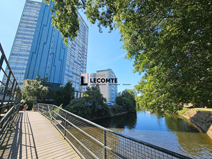 Appartement à vendre - Quartiers Ouest, Bourg lEvesque - 2 pièces - 1 chambre