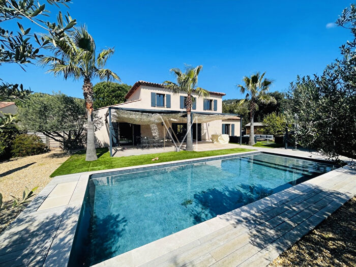 Maison à vendre - Le Plan-de-la-Tour - 5 pièces - 4 chambres