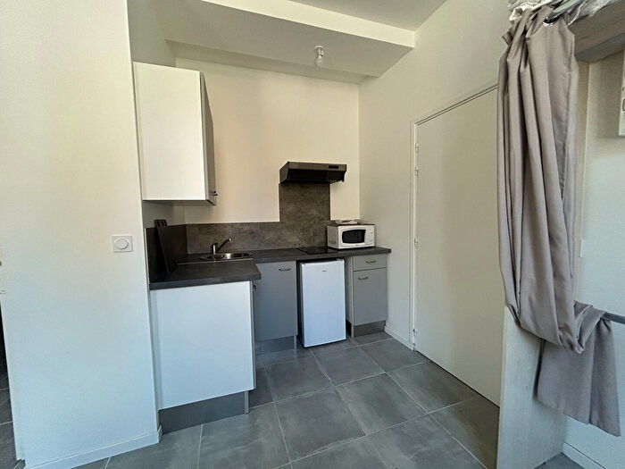 Appartement à louer - Bergerac, La Madeleine, Naillac, Cavaille, Aéroport - 1 pièce