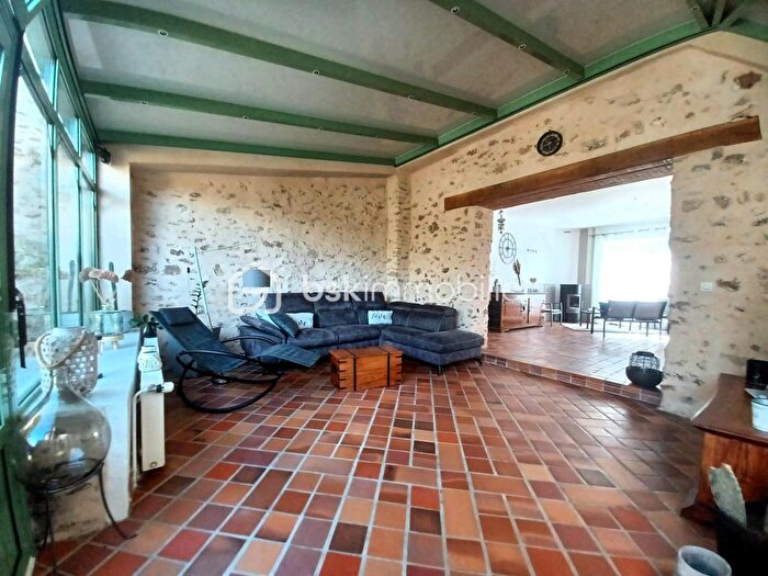 Maison 7 pièces à vendre à Villeneuve-le-Comte