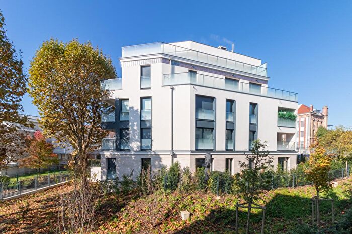Appartement 3 pièces à Saint-Cloud, Pasteur, Magenta, à vendre