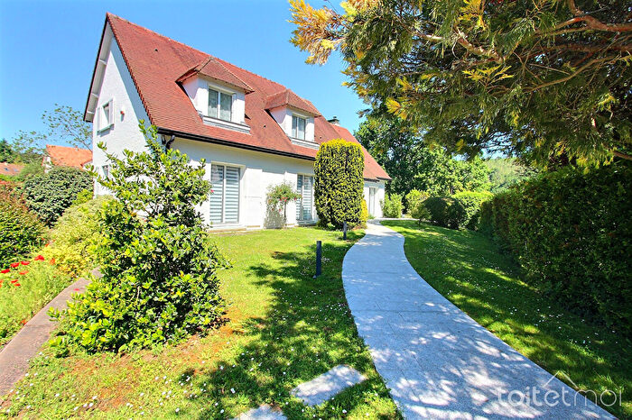 Maison 7 pièces à Dampierre-en-Yvelines, à vendre