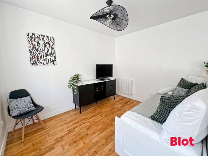 Appartement à vendre - Quartiers Centre, Saint-Hélier, Gare - 2 pièces - 1 chambre