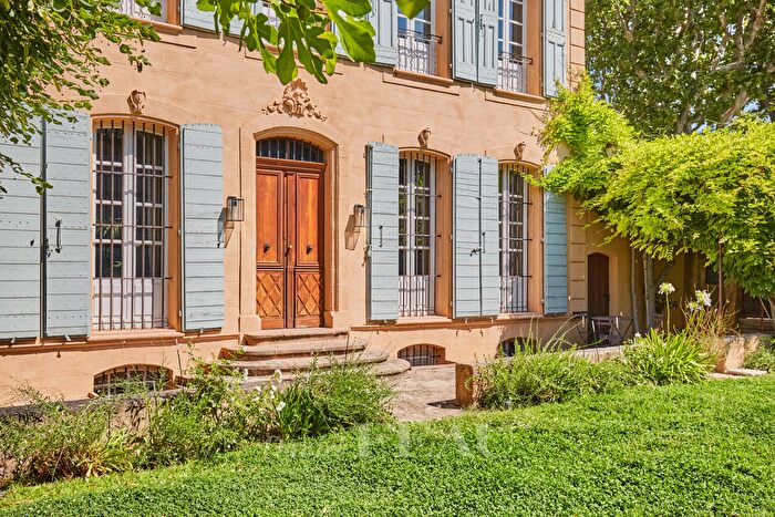 Aix-en-Provence, Centre-ville : Maison 12 pièces à vendre