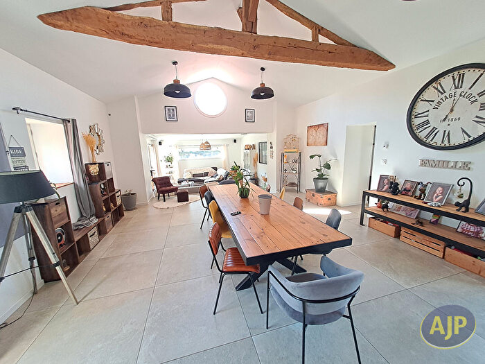 Maison à vendre - Challans, Route de Cholet, Route de la Roche-sur-Yon - 6 pièces - 4 chambres