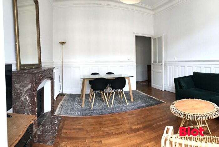 Appartement 4 pièces à Quartiers Centre, Saint-Hélier, Gare, à louer