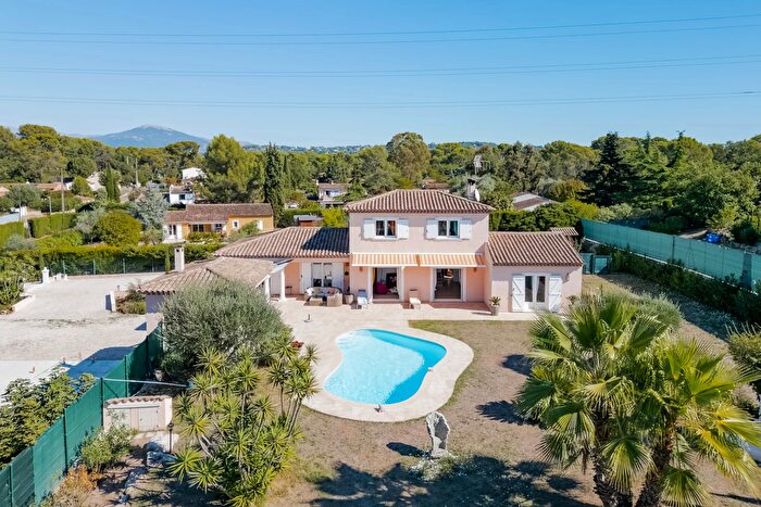 Maison à vendre - Mouans-Sartoux - 8 pièces - 4 chambres