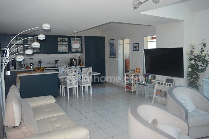 Appartement 4 pièces à Gujan-Mestras, Centre-ville, à vendre
