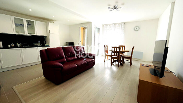 Maisons à vendre et appartements à louer - 1