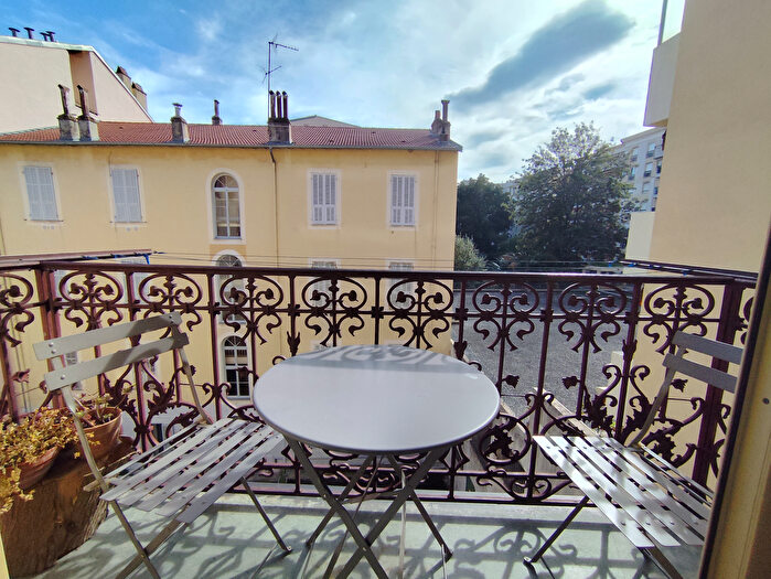 Appartement à vendre - Menton, Hôtel de Ville, Vieille Ville, Musée, Madone, Carnolès - 3 pièces - 2 chambres