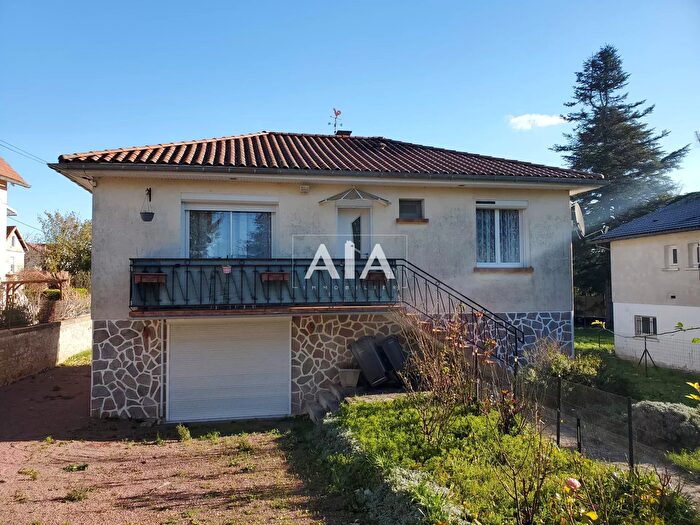 Maison à vendre - Ruffec - 5 pièces - 2 chambres