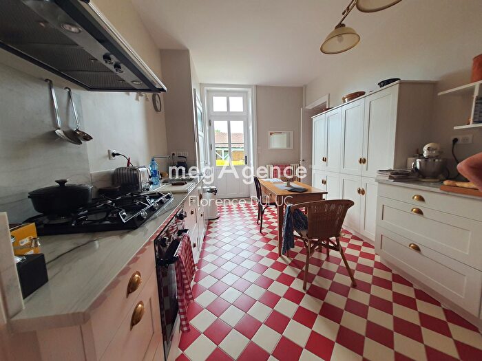Saint-Jean-d'Angély - Maison 8 pièces à vendre
