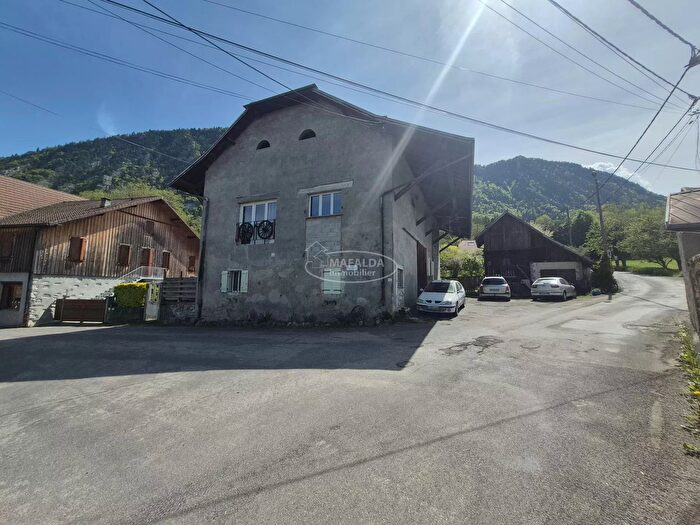 Maison 11 pièces à Bonneville, à vendre