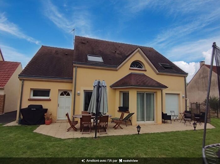 Maison 8 pièces à Bonneval, à vendre
