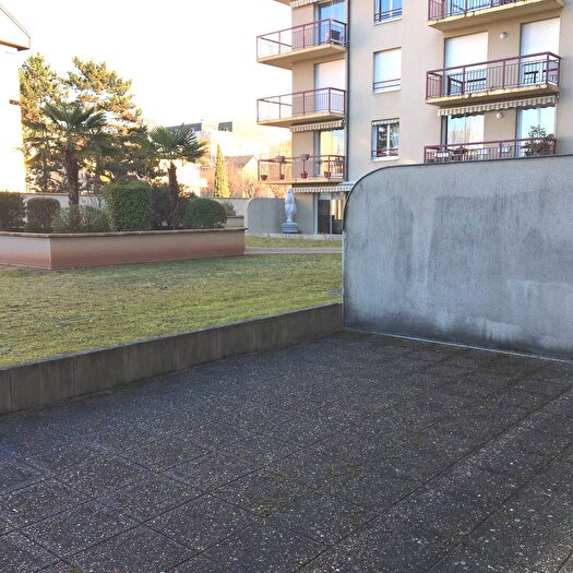 Appartement à louer - Brive-la-Gaillarde - 3 pièces - 2 chambres