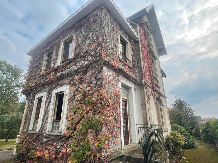 Maison à vendre - Bruyères - 11 pièces - 8 chambres