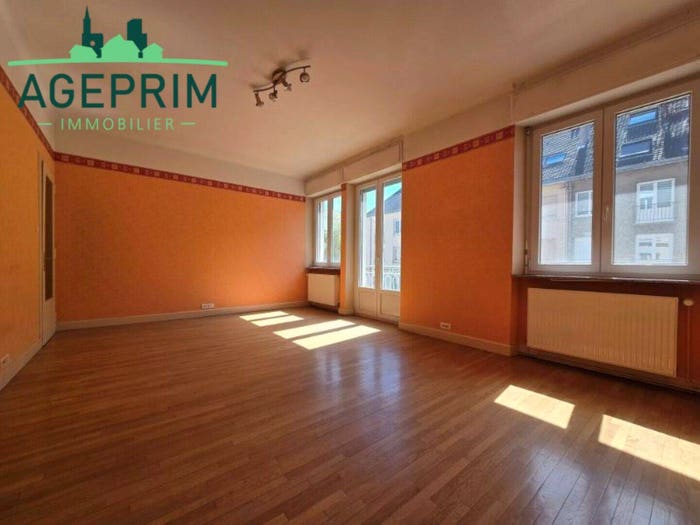 Centre Ville, Saint-Dié-des-Vosges : Appartement 3 pièces à louer