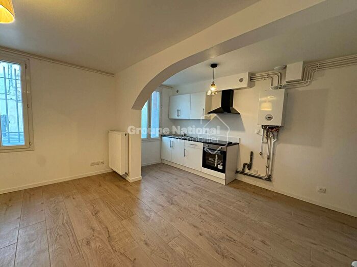 Appartement à louer - Centre Ville-Cavalerie-Hauture, Arles - 3 pièces - 2 chambres