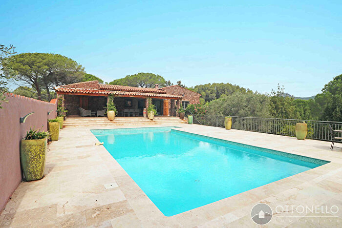 Maison à vendre - Roquebrune-sur-Argens, La Bouverie - 6 pièces - 4 chambres