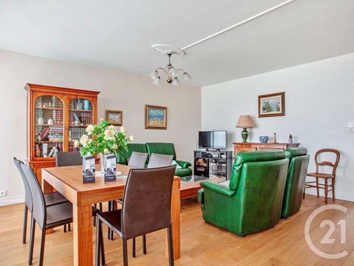 Appartement à louer - Le Kremlin-Bicêtre, Les Coquettes, Les Plantes - 4 pièces - 2 chambres