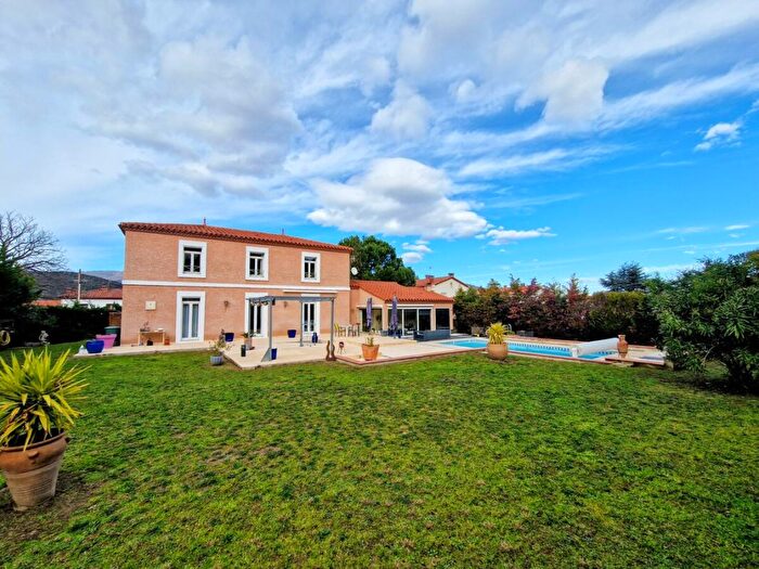 Maison à vendre - Prades - 7 pièces - 6 chambres