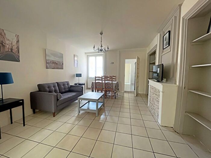 Appartement à louer - Saint-Étienne, Centre-ville, Peuple, Chavanelle - 3 pièces - 2 chambres