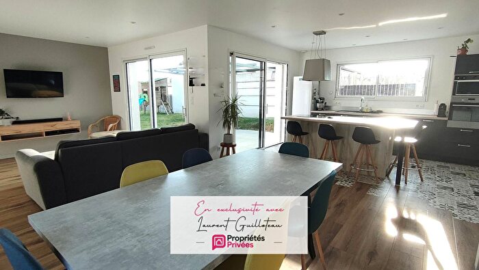 Maison à vendre - Chambretaud - 5 pièces - 3 chambres